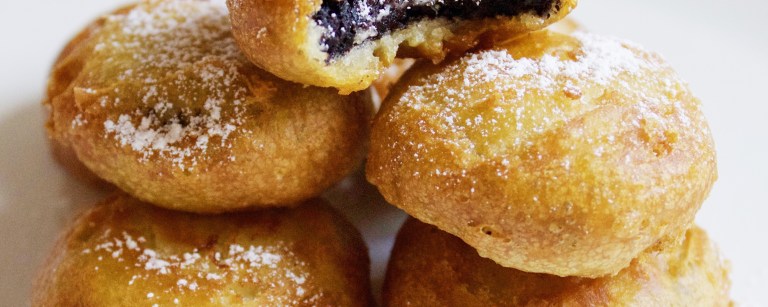 The Easiest Fried Oreos – simply delicious.